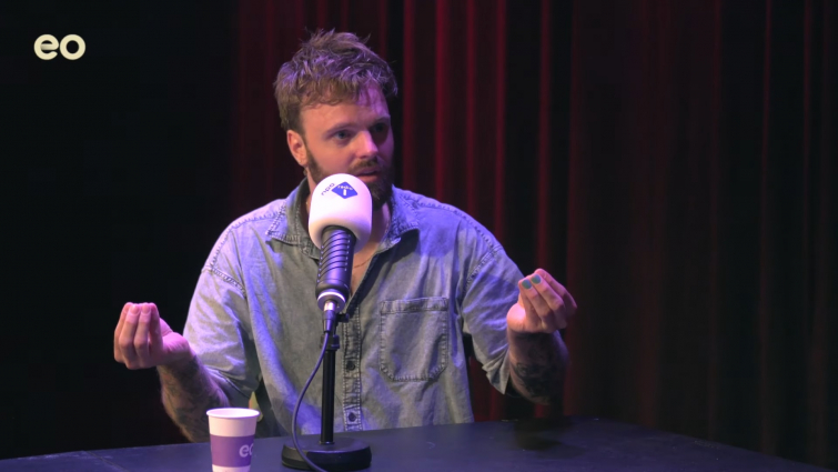 Aangifte tegen Boos na opvallende oproep Tim Hofman voor uitzending ...