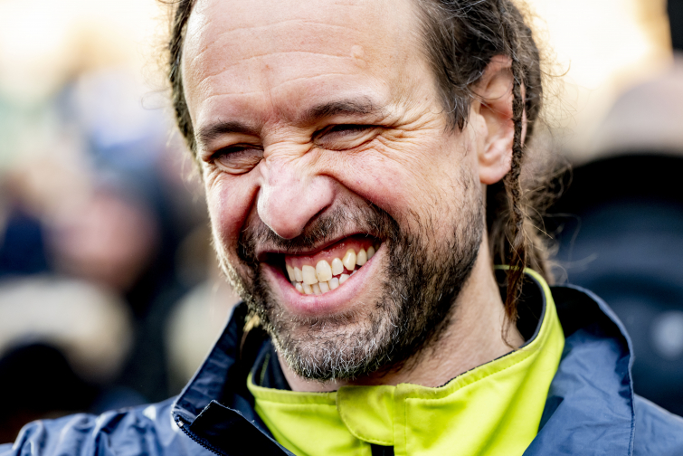 Willem Engel weer vrijgelaten, mag ook weer op sociale media ...