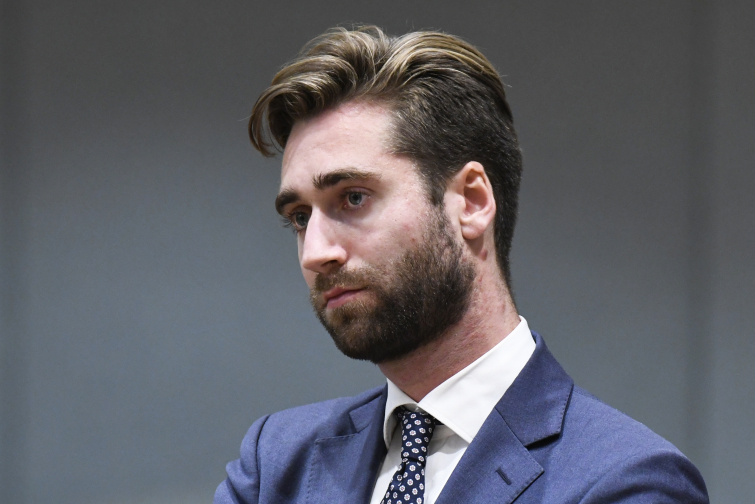 "Parasitaire bovenklasse heeft alle verbinding met de werkelijkheid ...